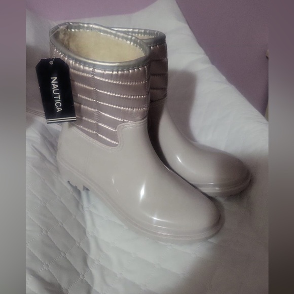 Nautica | Shoes | Botas Para El Agua Y Para La Nieve Acolchonada Por ...